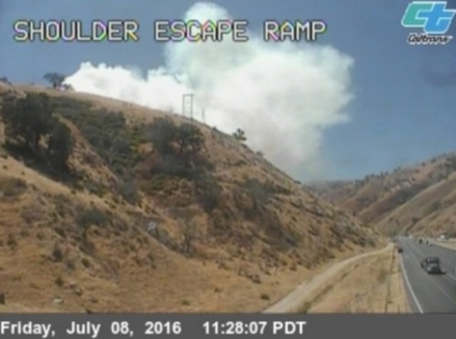Brush fire burning along I-5 on Grapevine - turnto23.com Bakersfield, CA